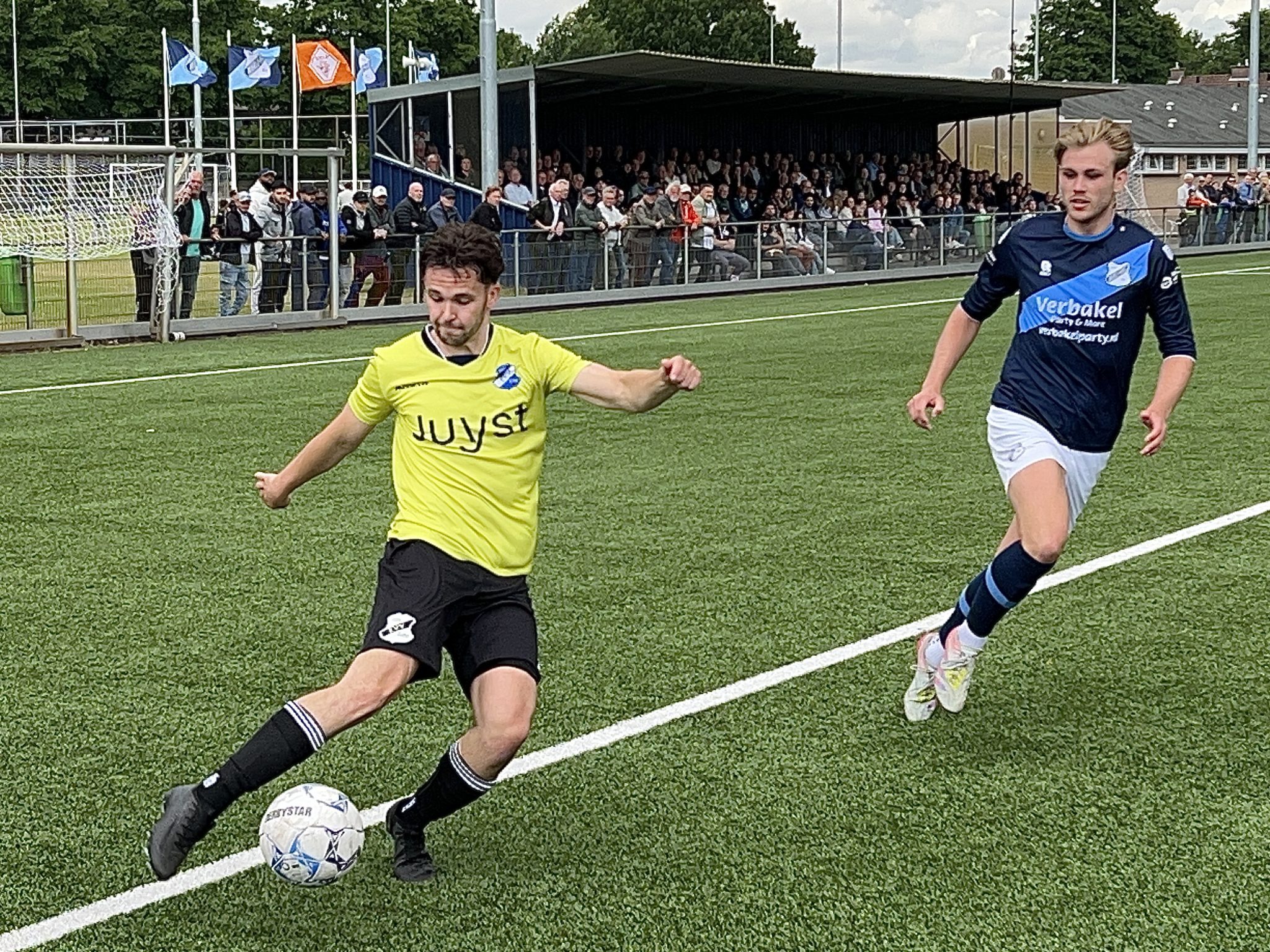 EVV Echt verspeelt rechtstreekse handhaving in de slotminuten. | EVV Echt
