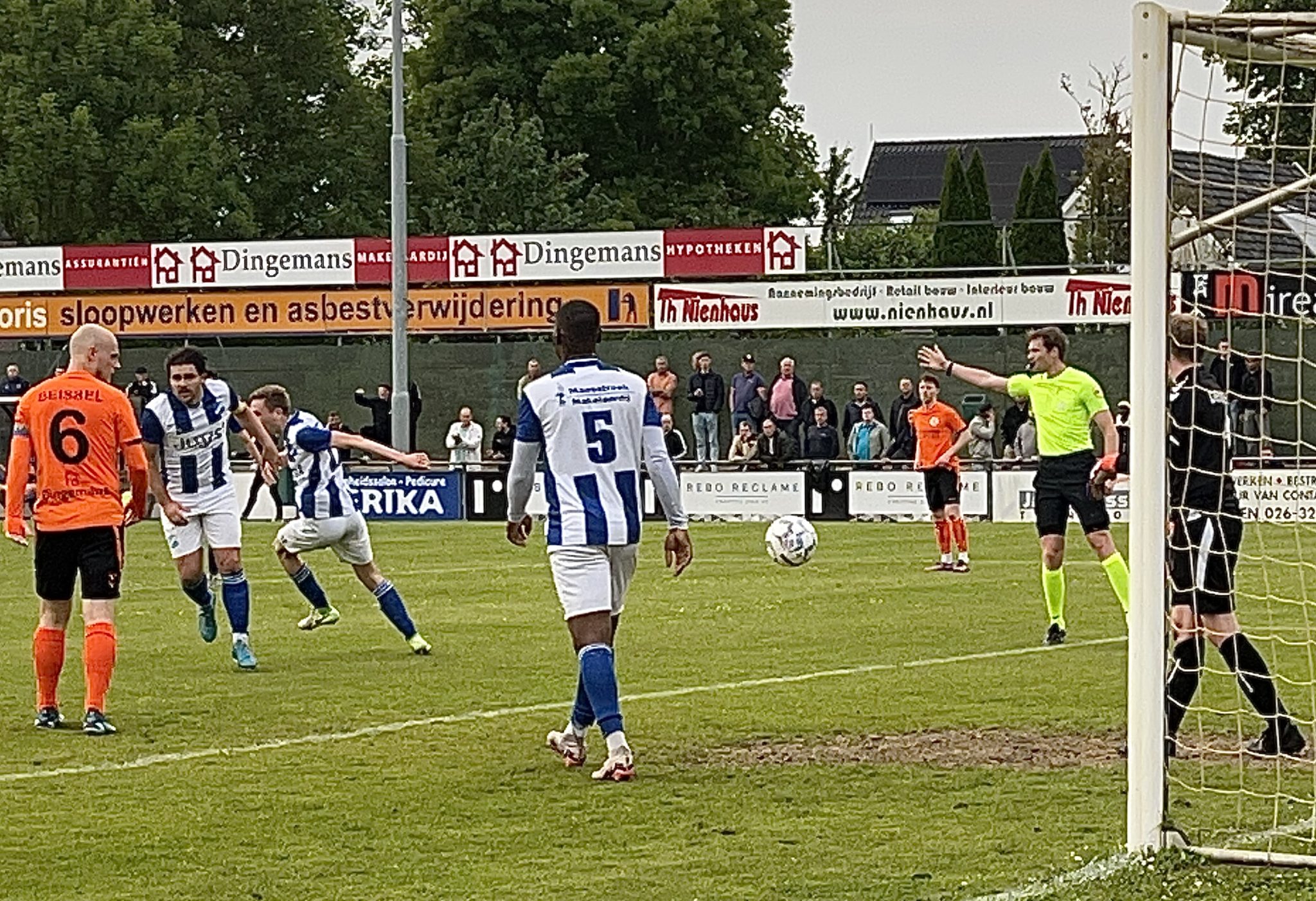 EVV Echt wint eerste duel finaleronde. | EVV Echt