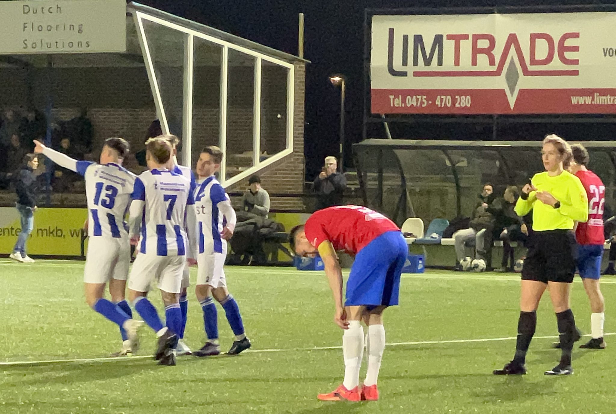 EVV Echt verslaat SV Venray na spannend duel. | EVV Echt
